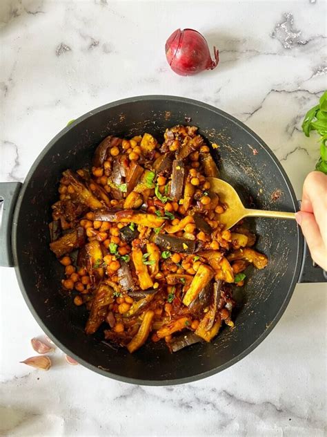 Spicy Indian Brinjal Curry Recipe Vegan Munchyesta