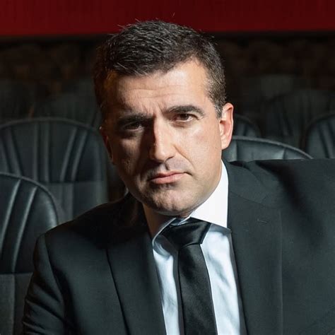 Daniel Bertorelli Bertorelli • Threads Say More