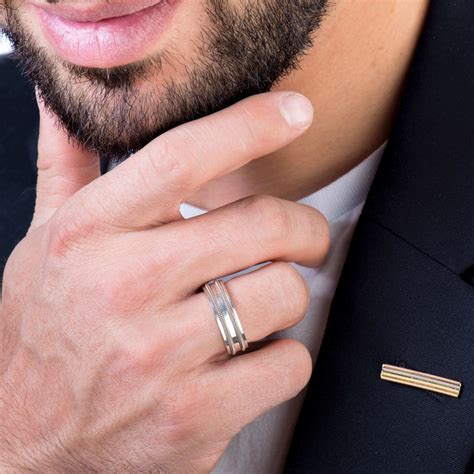 Acoustic Guitar String Resonance Ring