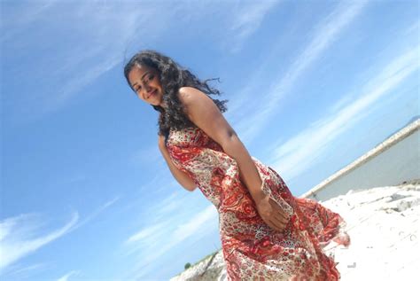 Hollywood Hottest Telugu Actress Nitya Menon Hd Wallpapers