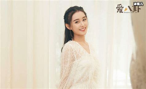 蒋依依小时候照片有多好看 蒋依依过往履历 明星 冰棍儿网