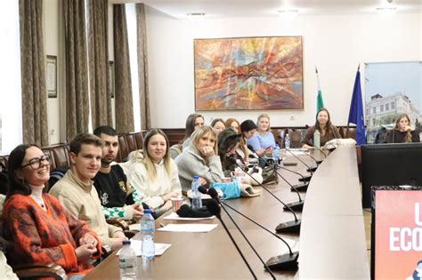 Икономически университет Варна приветства входящи студенти по програма Еразъм за летен