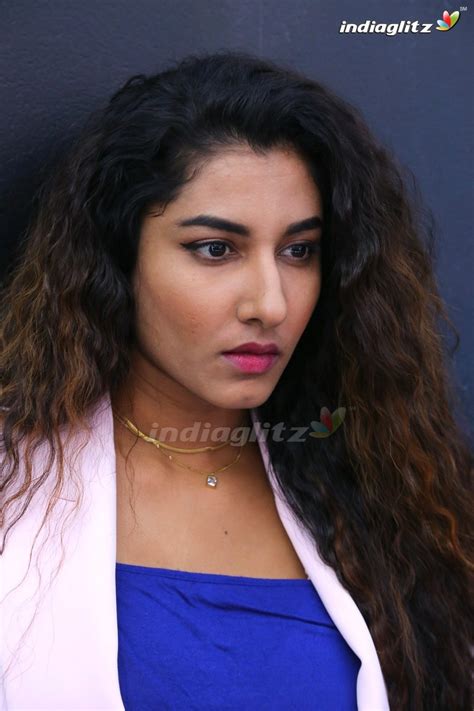 vishnu priya photos bollywood actress photos images gallery stills and clips