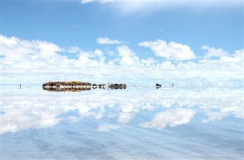 玻利维亚的乌尤尼盐湖·美丽的天空之镜风光自然图片乐美图网