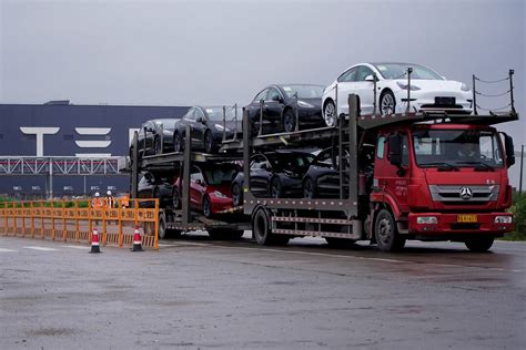 Global Automakers Scramble To Reset China Strategies As Sales Slow