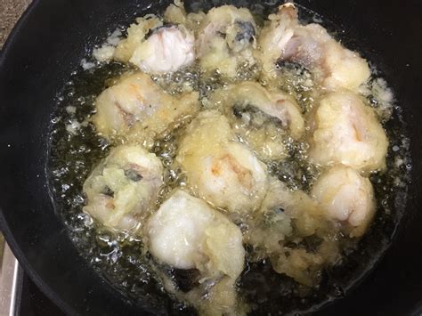 매운 칠리소스와 아귀튀김