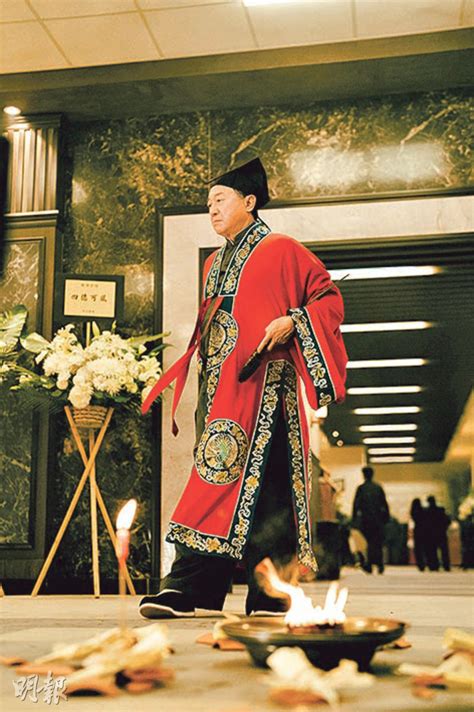 黃子華拍破地獄長知識 許冠文每次離開殯儀館都有啟示 20240621 SHOWBIZ 明報 Our Lifestyle