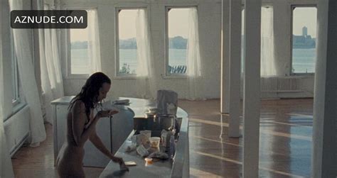 SAFFRON BURROWS Nude AZNude