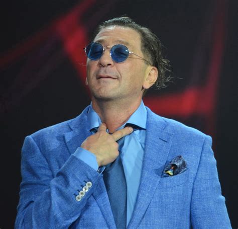 Григорий Лепс и Аврора оказалось что 18 летняя девушка певца только