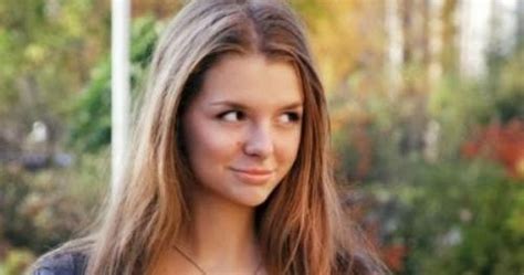 Twinsbased On A True Story Courtneys Clean Caps