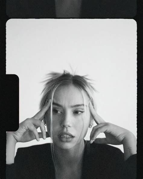 Alexis Ren Cleavage The Fappening Leaked Photos