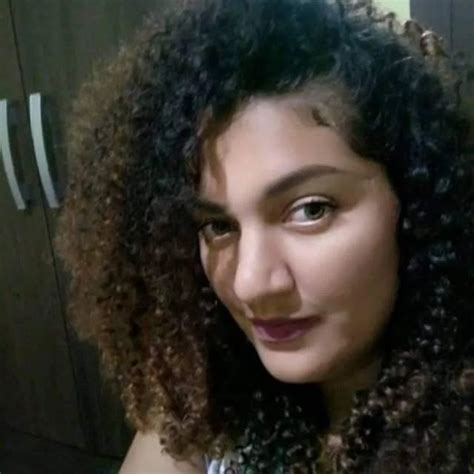 Jéssica Oliveira Jessica Oliveira Poeta • Threads Say More