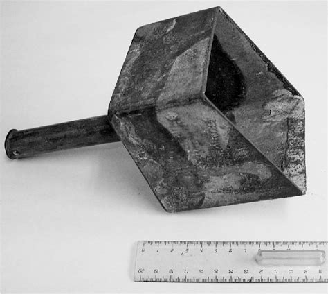 Special Box Chisel Used For Underwater Sampling Download Scientific Diagram