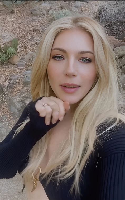 Huz Katheryn Winnick 🥰😘 Facebook