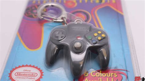 N64 Controller Plastic Keychain Black Officiell Nytt Spel And Sånt The Video Game Store With