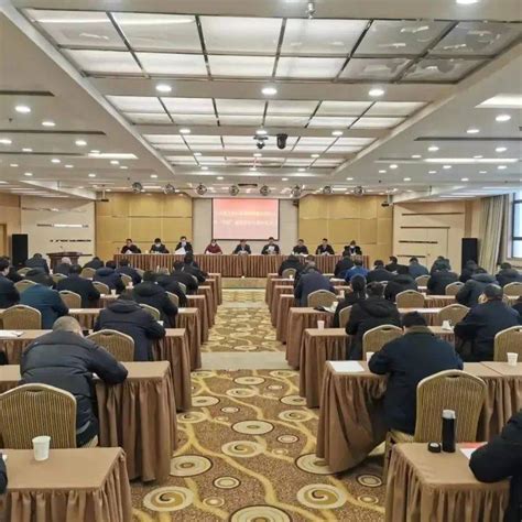 武山县召开全县重点项目要素保障集中攻坚月暨“两违”建筑整治行动安排会议工作建设保障