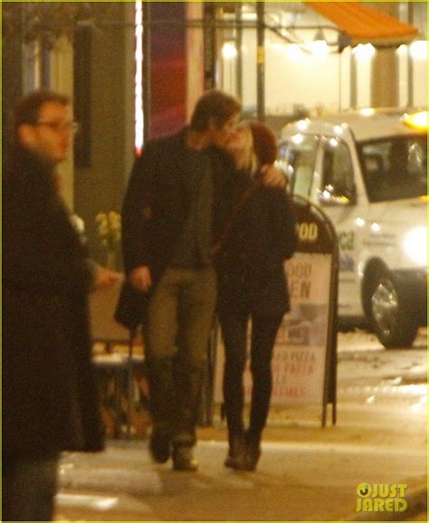 Garrett Hedlund And Kirsten Dunst Kiss Kirsten Dunst And Jesse Plemons