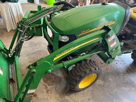 John Deere 2520 For Sale
