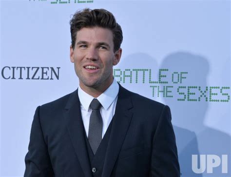 Photo Austin Stowell Attends The Battle Of The Sexes Premiere In Los Angeles Lap201709182