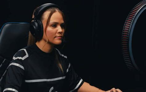 Logitech Presents Pro X Lightspeed Gadget Advisor