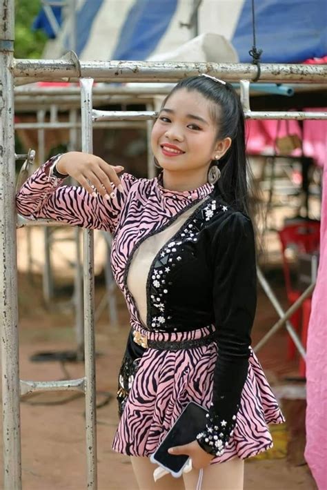 12 วันพลิกชีวิต อุ๋งอิ๋ง เพชรบ้านแพง กระหึ่มวงการหมอลำ ด้วยวัยแค่ 16 ปี Sanook Music