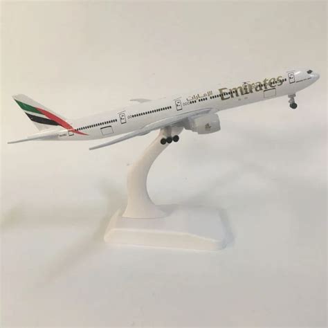 Airplane Model Emrates Boing 777 Metal With Wheels 20cm 79 Inches