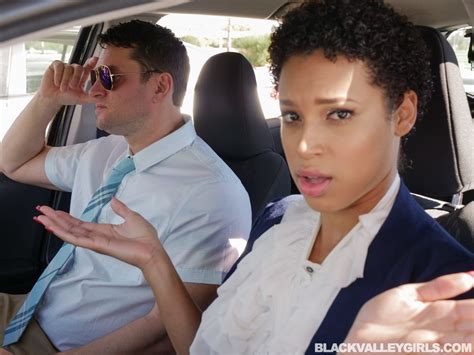 Kinky Diamond Banks Fucks Her Driving Instructor 14 Photos