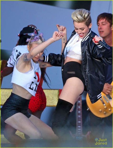 Miley Cyrus Jimmy Kimmel Live Performance Watch Now Photo