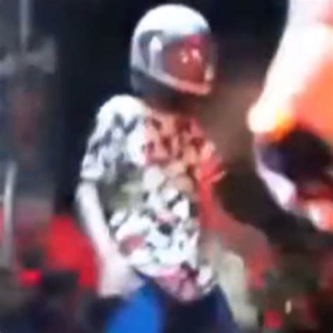 Eu Tenho Uma Moto E As Novinhas Me Adoram Diwldez Song Lyrics Music Videos Concerts