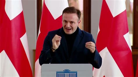 რა თქმა უნდა პუტინს ჰყავს პოლიტპატიმრები მაგრამ სააკაშვილს არაფერი საქმე არ აქვს ამ თემასთან