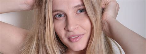 Download Wallpaper Girl Long Hair Smile Beautiful Pretty Lips