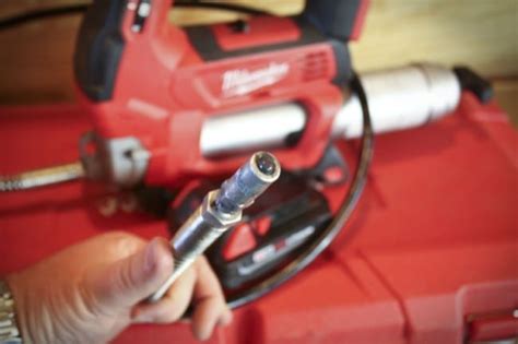 Milwaukee M18 Grease Gun 2646 21ct Review