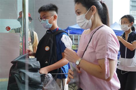 變種病毒｜愉景灣強檢 居民：已打針不怕 政府應開放經濟活動｜醫師easy