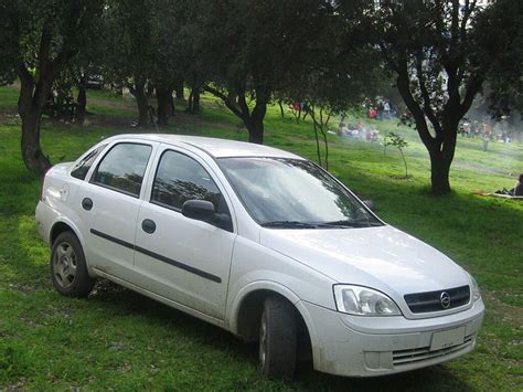 Chevrolet Corsa Evolution 18 Gls Sedán 2005 Coche Blanco