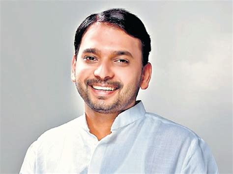 Vishwajeet Kadam News In Marathi वडिलांचा बालेकिल्ला राखण्याच्या प्रयत्नात काँग्रेसचे विश्वजित