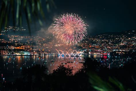 건물 경치 좋은 전망 경치가 좋은 공중 축하 공휴일 관광 눈부신 다채로운 담배를 피우다 도시 경관 도시 풍경 도시의 밤 독립기념일 루가노 루가노