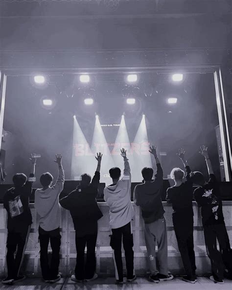 데뷔하자마자 미국투어 유럽투어 돌고 인도 콘서트까지 한 남자 아이돌 인스티즈 Instiz 이슈 카테고리