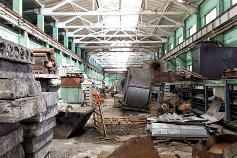 슬레이트 생산 공장입니다 컨베이어 라인입니다 석면 처리에 워크샵입니다 0명에 대한 스톡 사진 및 기타 이미지 0명 강철 건축물 Istock