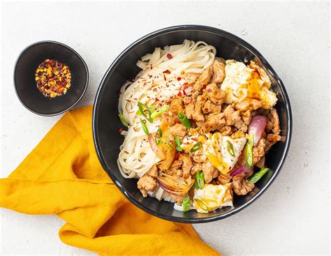 Рецепт блюда Удон-оякидон (японская лапша с мясом и яйцом) по шагам с ...
