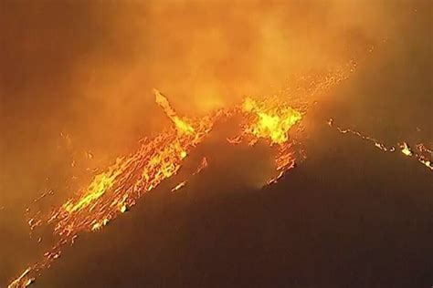 Fire Off 405 Freeway Threatens Thousands Of Homes Structures Burn