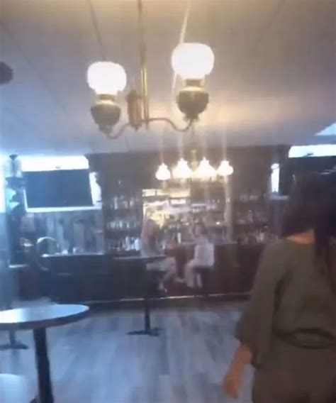 Woman Has Secret Bar Hidden Under Kitchen Island And It S As Big As A House Daily Star