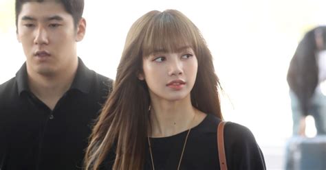 포토]리사 팬들 향한 눈빛