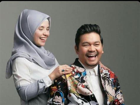 Indra Bekti Salat Duha Sebelum Operasi Mata Hari Ini