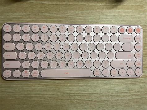 Miiw Wireless Keyboard Computers And Tech Parts And Accessories Computer Keyboard On Carousell