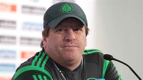 Famosos A Favor Y En Contra Del “piojo” Herrera