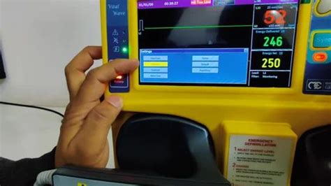 Vital Wave Portable Biphasic Defibrillator At Rs 120000 Biphasic Defibrillator In New Delhi