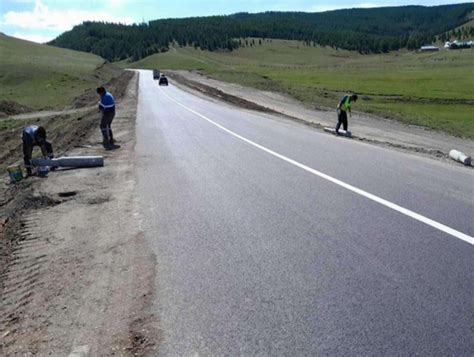 Улаанбаатар Өндөрхаан чиглэлийн замд их засвар хийж байна