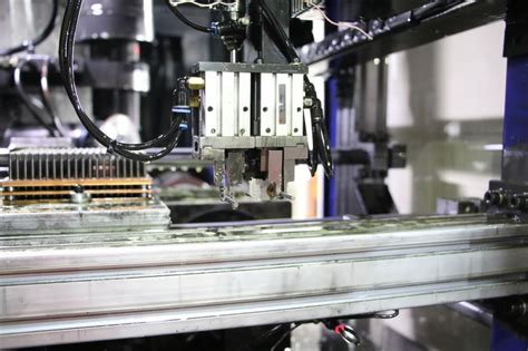 Cncマシンの完全ガイド：知っておくべきことすべて｜machinemfg