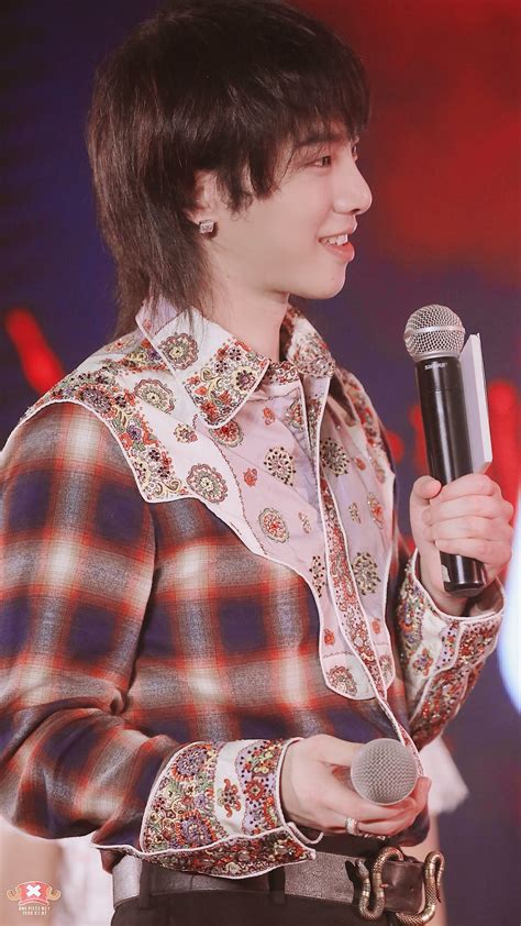 华晨宇马来西亚火星群 演唱会正式踏入倒数一个月 今天的华晨宇简直高甜 怼火星人与被火星人怼