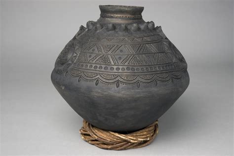 Collection 典藏品陶壺